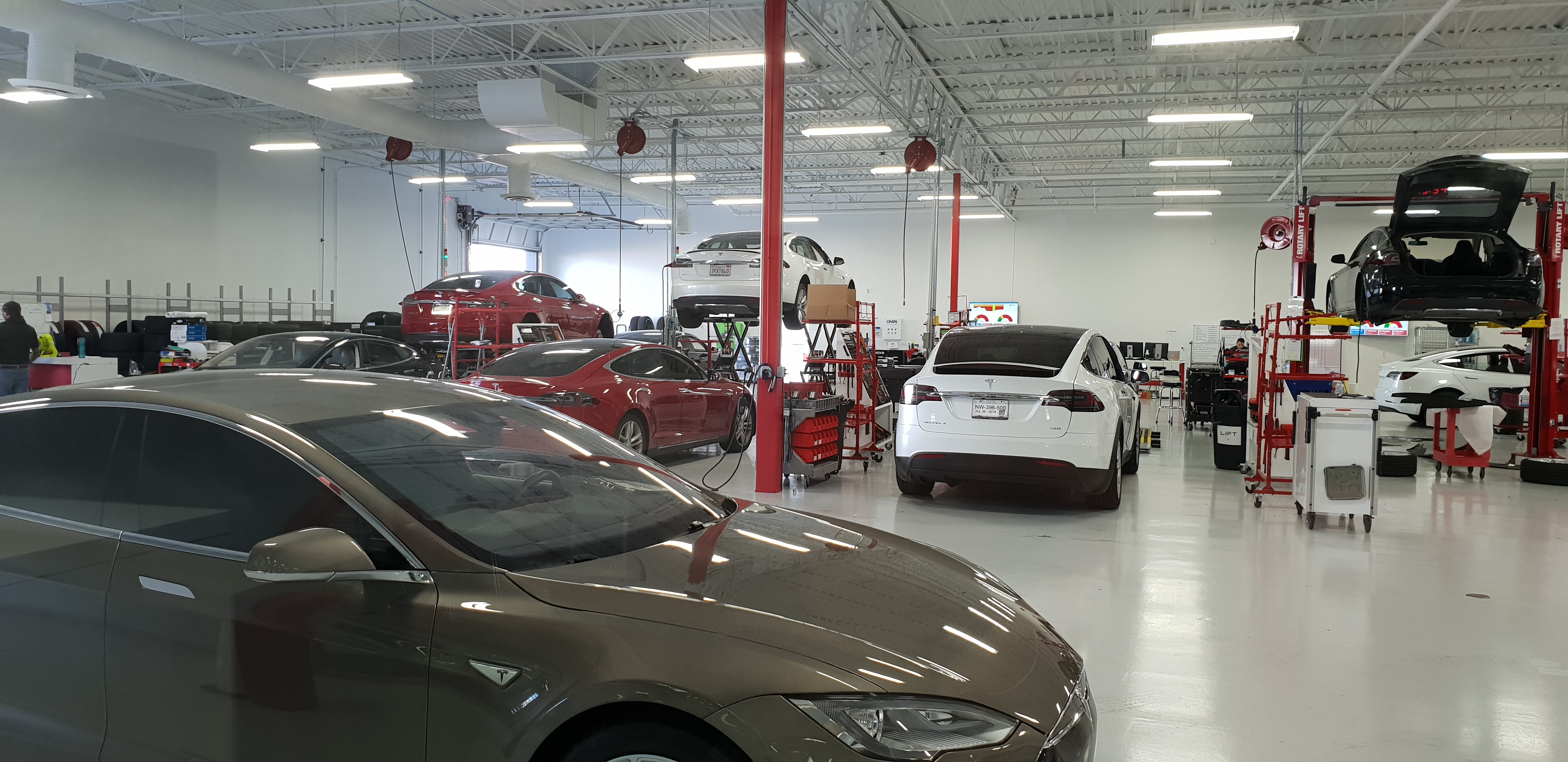 Tesla cambia el puerto de carga de los Model S y X